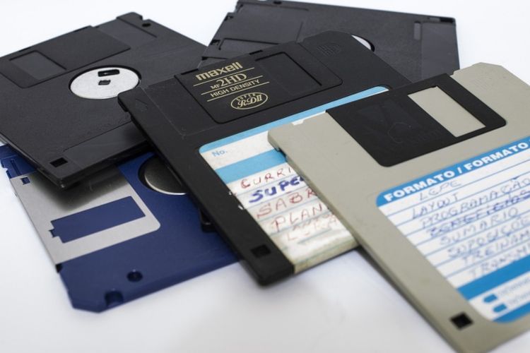 floppy disk artinya