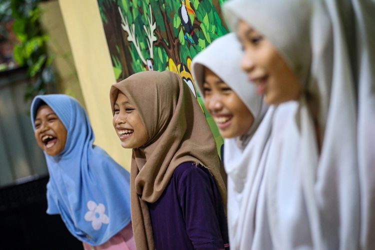 FOTO: Terapi Tertawa di Rumah Amalia