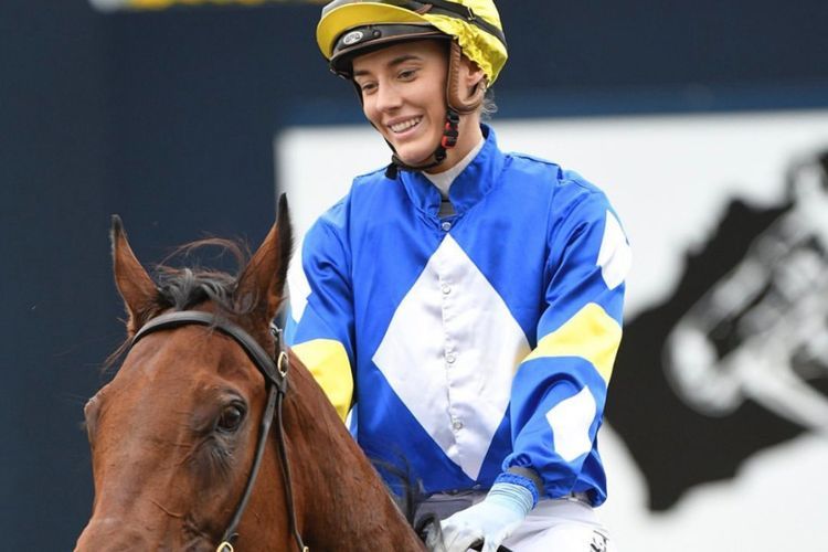 Kecelakaan Balap Kuda, Joki Wanita Laura Lafferty Masuk Rumah Sakit ...