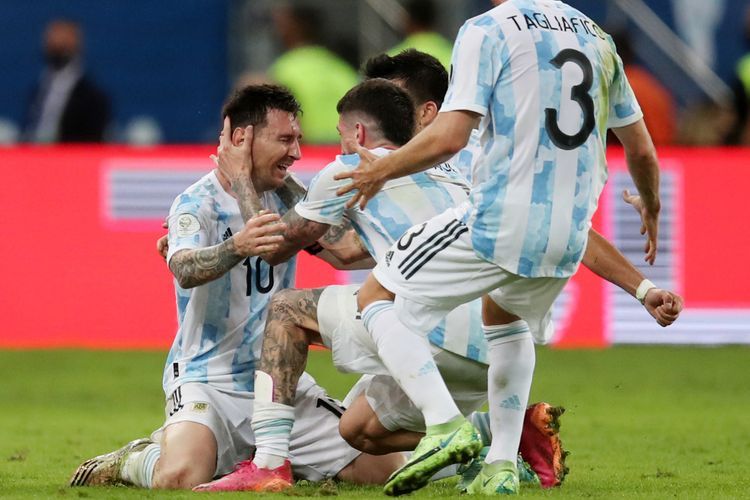 Video Messi Nangis saat Argentina Juara Copa America 2021, Bersimpuh di ...