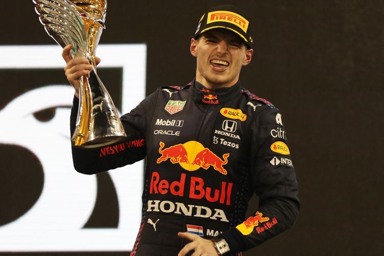 Kemenangan Max Verstappen, Rekor Pembalap Termuda, dan Kontroversi Gelar Juara Dunia