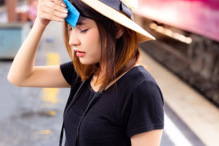 Bikin Gerah, Ini Fakta Tentang Menggunakan Pakaian Hitam di Bawah Terik Matahari!