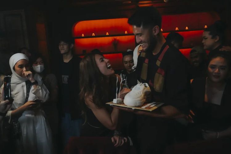 Wajah Cantik Wulan Guritno Digoda Sabda Ahessa Pacar Brondong: Full ...