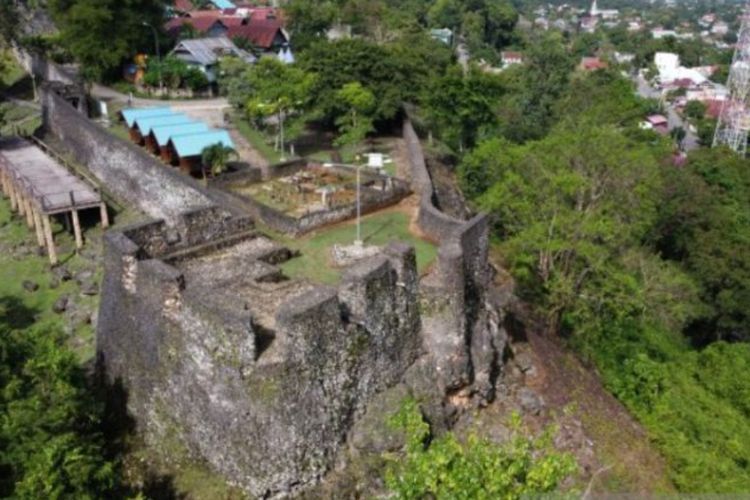 7 Destinasi Wisata Prioritas Sultra, Ada Keraton Wolio Buton: Miliki ...