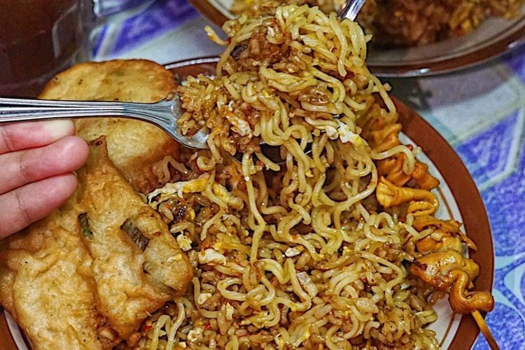 Resep Nasi Goreng Mawut, Nasi Campur Mie yang Enak Buat Makan Malam, Yuk Recook!