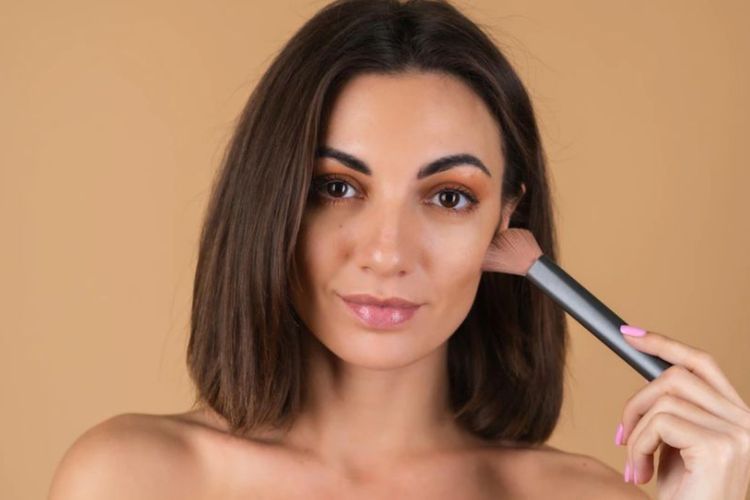 7 Jenis dan Fungsi Kuas Makeup, Ladies Wajib Tahu!