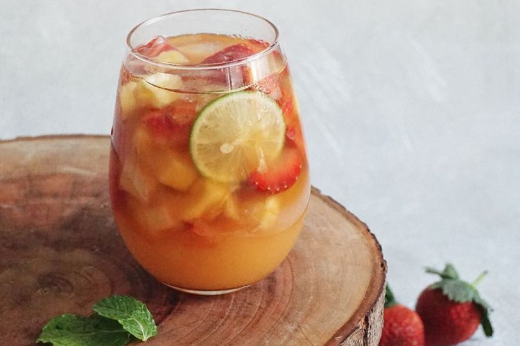 3 Resep Minuman Cocktail Buah tanpa Alkohol, Segar Banget!