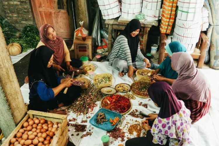 Mengenal Tradisi Rewang dalam Masyarakat Jawa, Budaya Gotong Royong dalam Memasak
