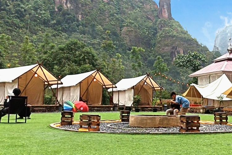 The Edge Harau, Sensasi Menginap di Bawah Tebing Curam Sumbar Serasa di ...