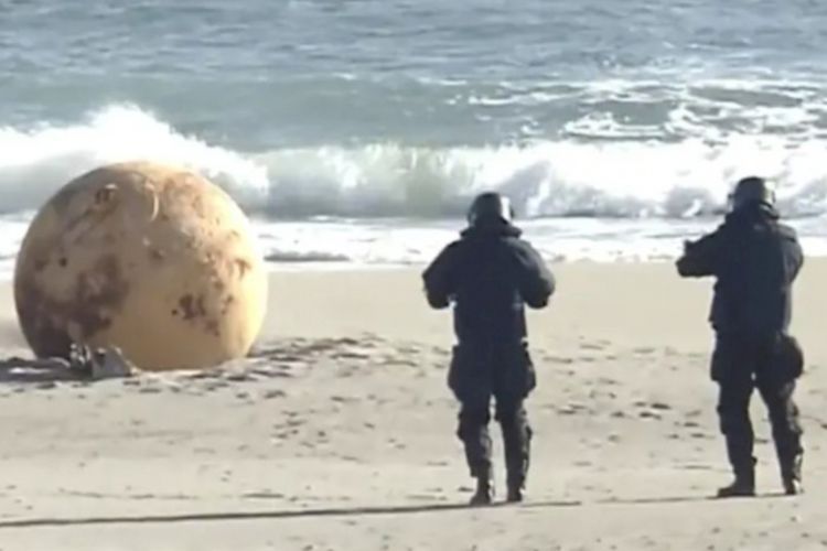 Misteri Bola Raksasa Misterius Terungkap, Fakta Sebenarnya Bikin Orang ...