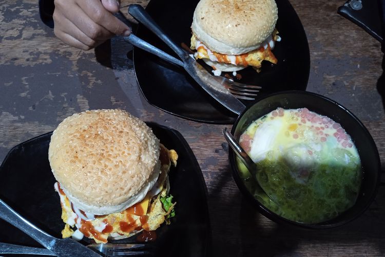 Cuma di Malang Kamu Bisa Menikmati Burger Ukuran Jumbo Cuma Rp24 Ribu ...