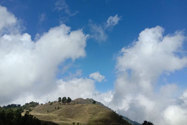 Gunung Prau di Dataran Tinggi Dieng, Spot Golden Sunrise Terbaik Se-Asia Tenggara