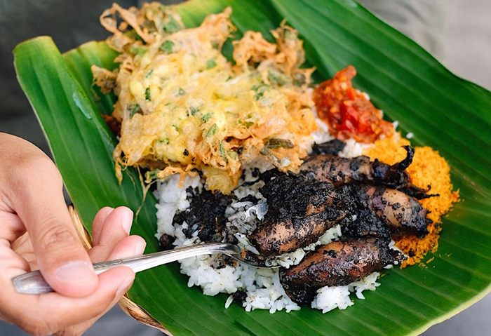 Surga Anak Kost Malang, Nasi Rames Cumi Cuma Rp15 Ribu di Warung Bu ...