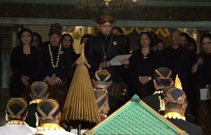 Melihat Kembali Sakralnya Kirab Malam Satu Suro di Pura Mangkunegaran: Keharuman Spiritual dan ...