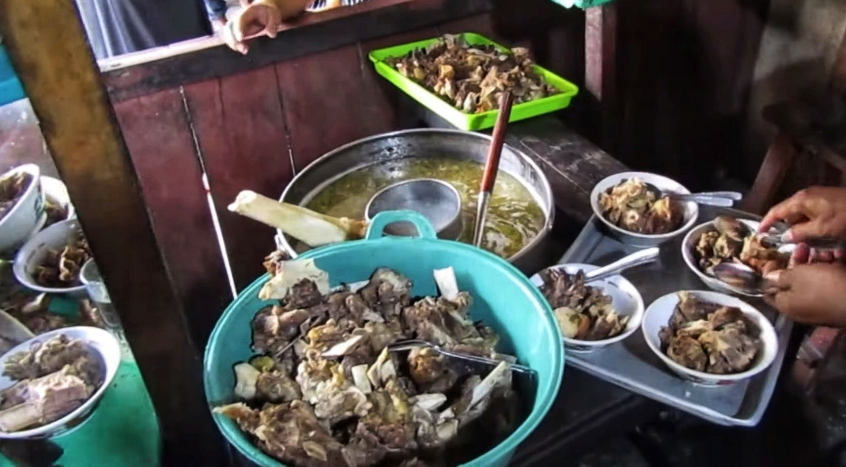 Warung Sop Buntut Pak Sugeng, Rekomendasi Kuliner Yogya yang Wajib Dicoba