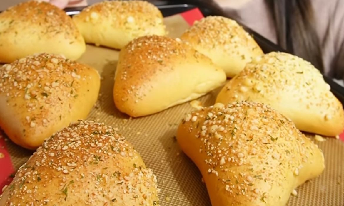 Resep Roti Isi Tongkol Pedas, Kreasi Kudapan Rumahan dengan Tekstur ...