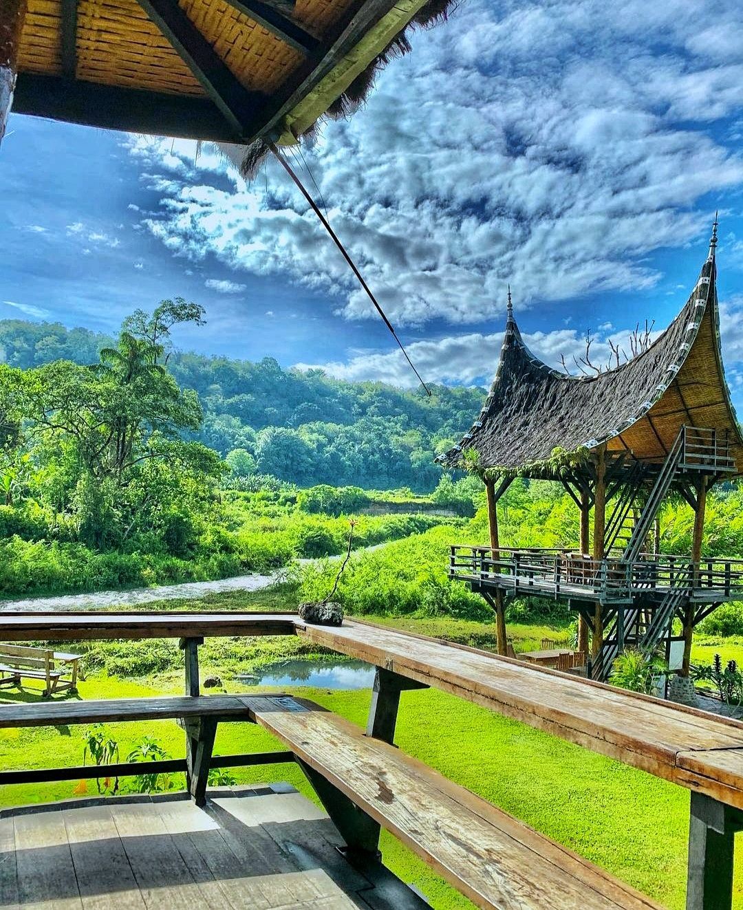 Keren, Taruko Cafe and Resto Bukittinggi Beri Sensasi Ngopi di Dasar Lembah